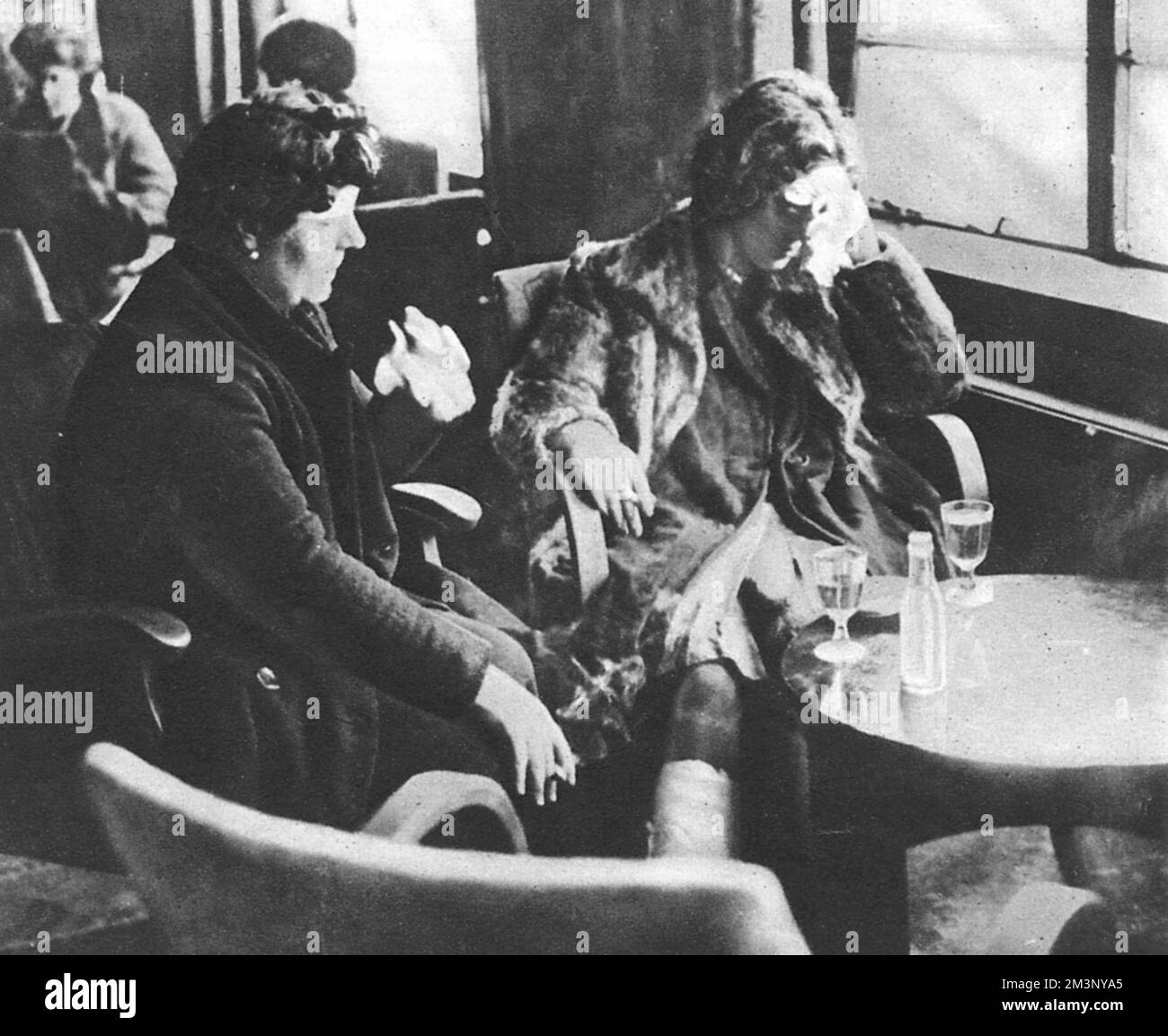 Children ship war evacuate Black and White Stock Photos & Images - Alamy