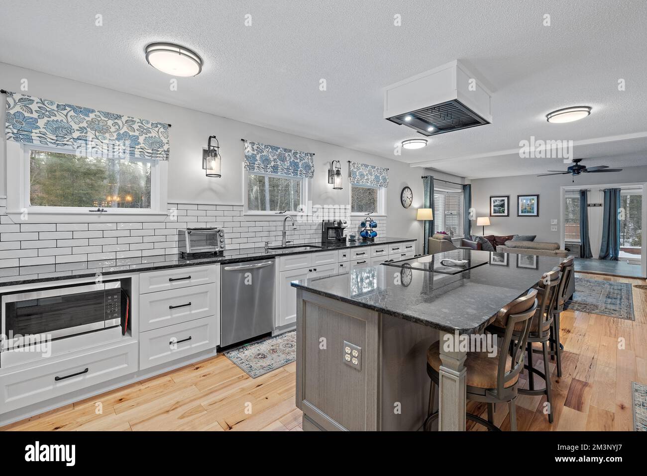 Cozy modern kitchen lights hi-res stock photography and images - Alamy