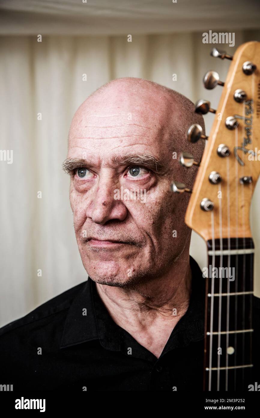 Photo of wilko johnson hi-res stock photography and images - Alamy