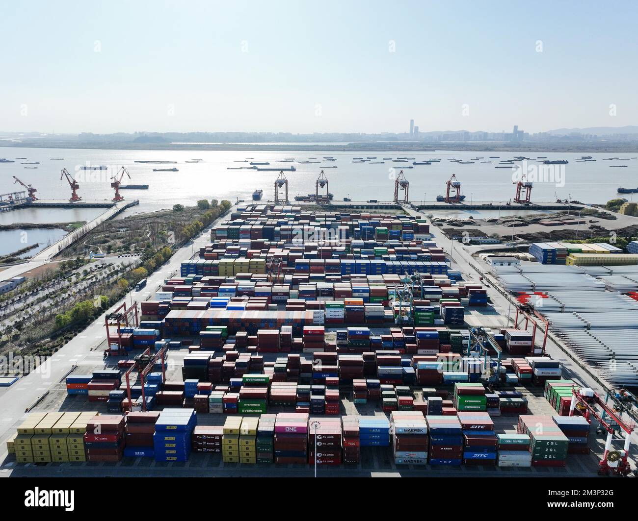 Aerial photo shows the busy scene at the container terminal in Yangzhou ...