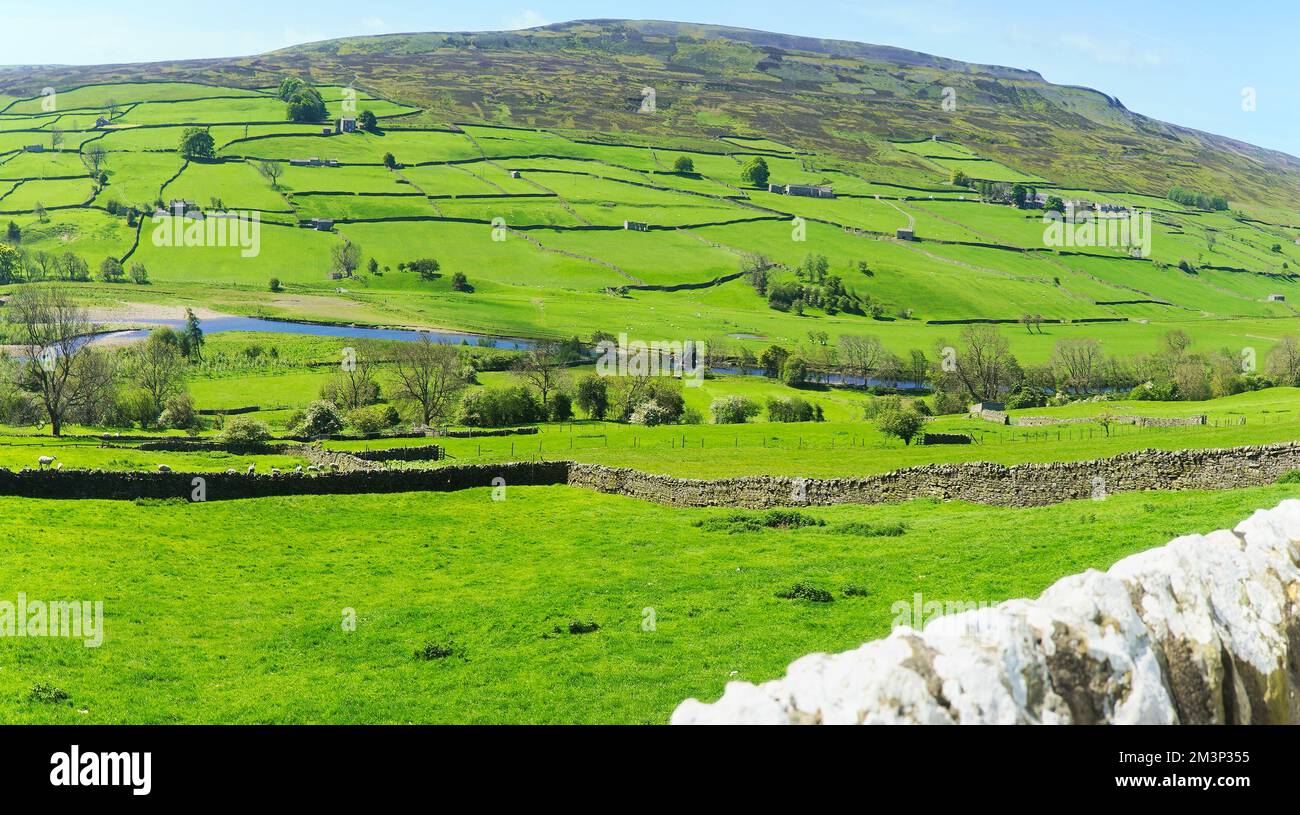 Panorama, Looking south over Swaledale, and river Swale, from Reeth ...