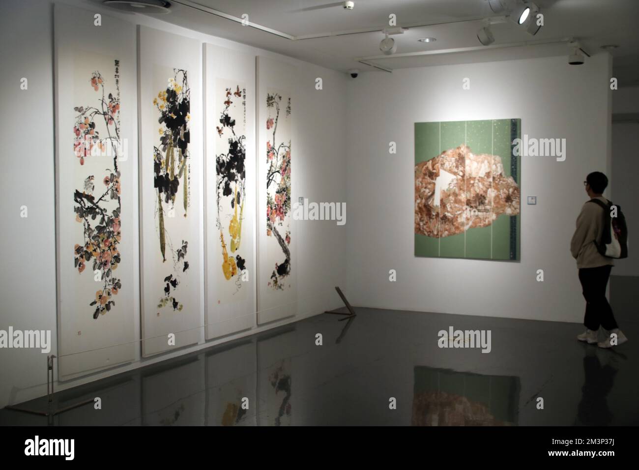 The audience visited the Ningbo Chinese Painting Suzhou Exchange ...