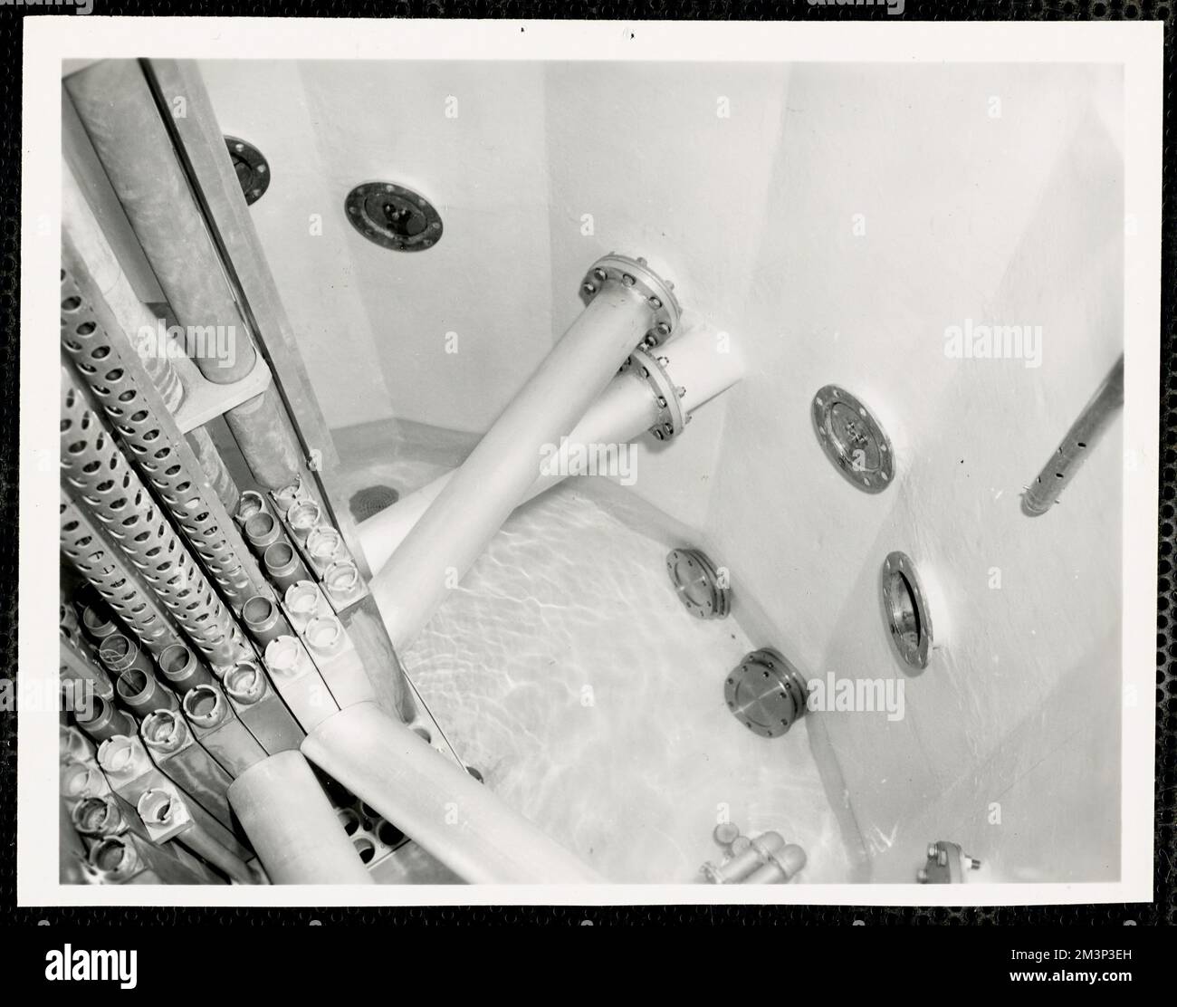Reactor pool hi-res stock photography and images - Alamy