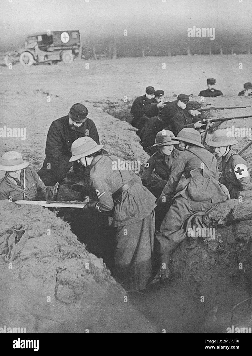Women world war i trenches hi-res stock photography and images - Alamy