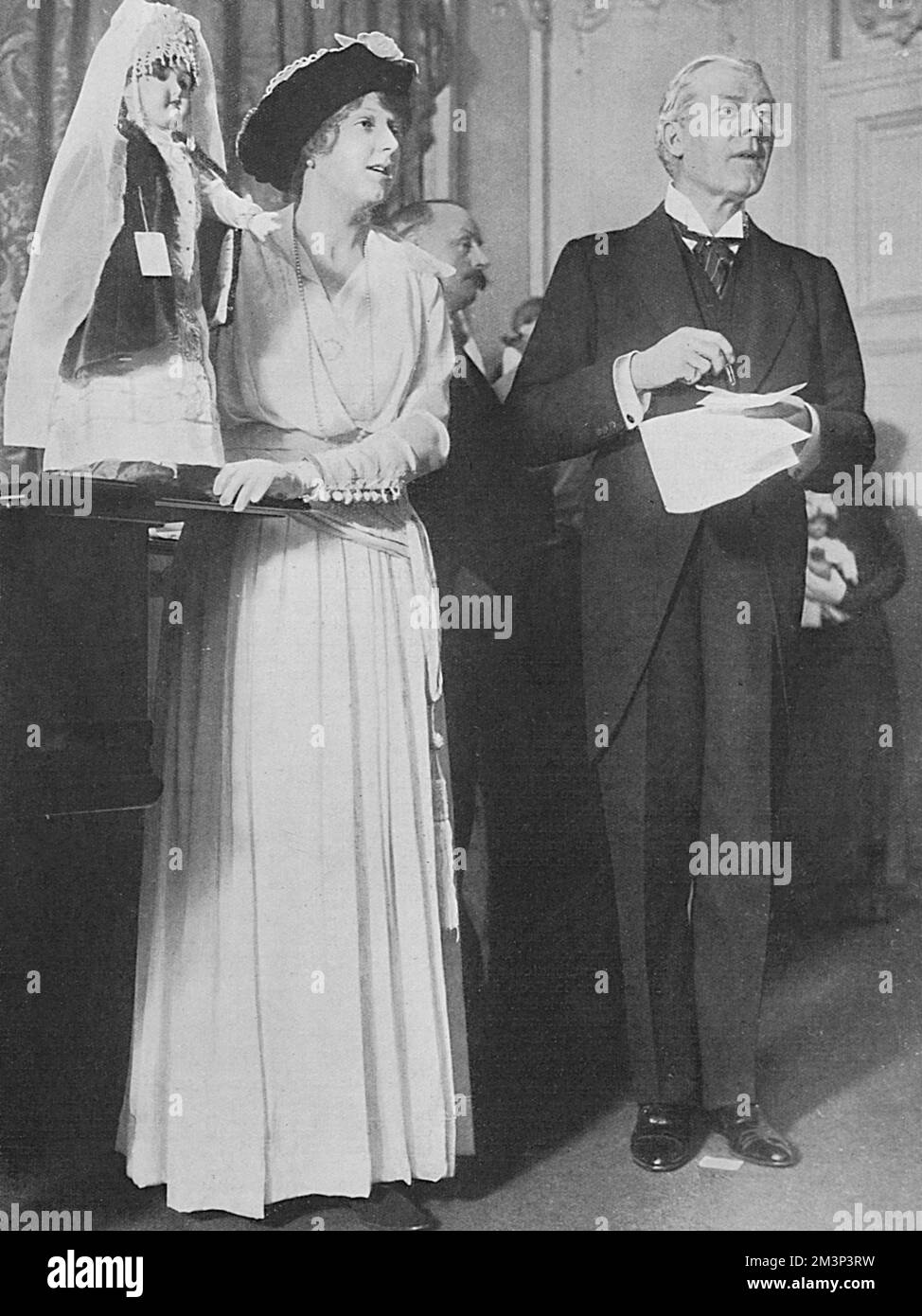 Russian Red Cross auction at Claridges, WWI Stock Photo - Alamy