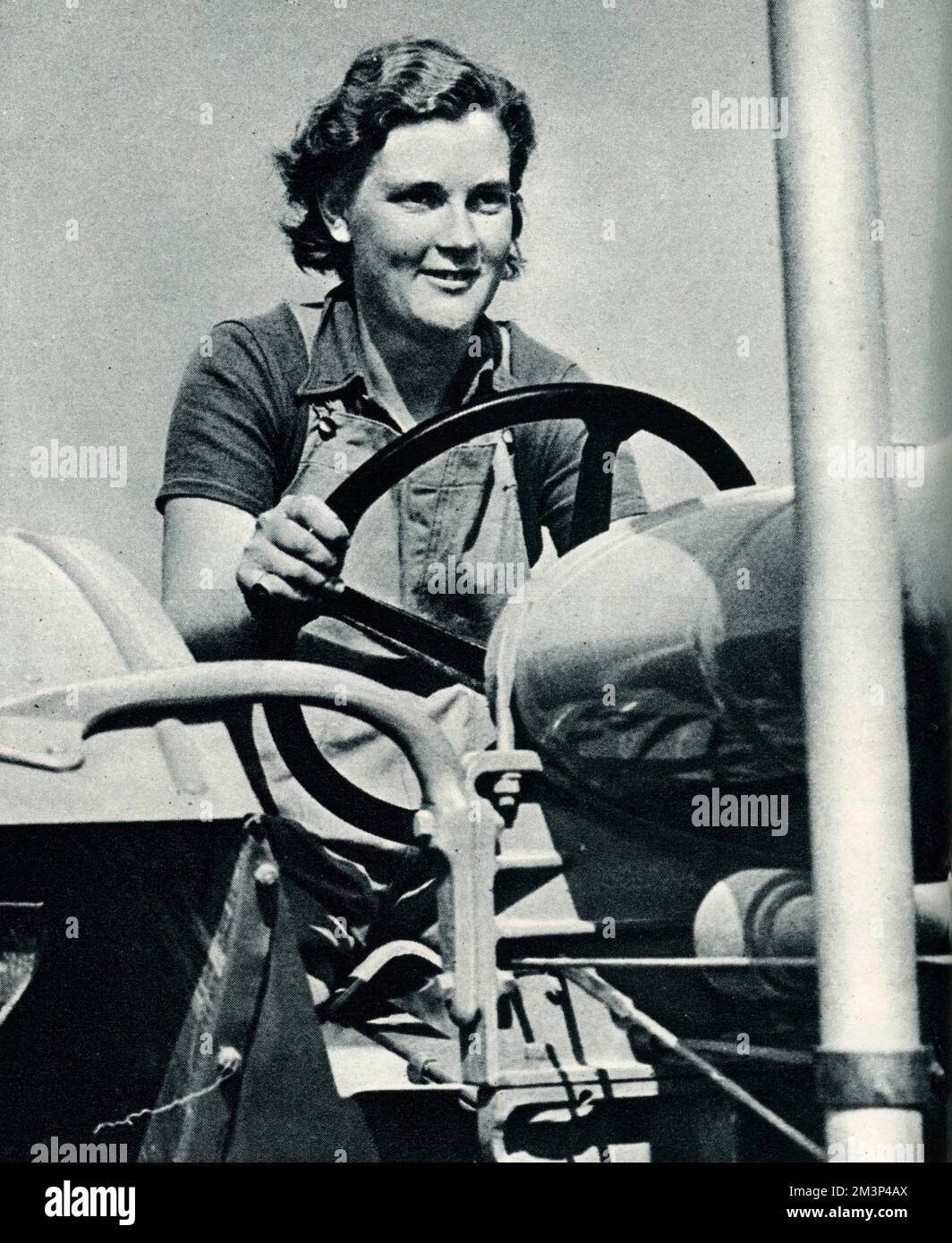Land girls in training 1939 Stock Photo - Alamy