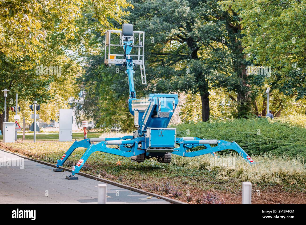 Industrial crane legs hi-res stock photography and images - Alamy