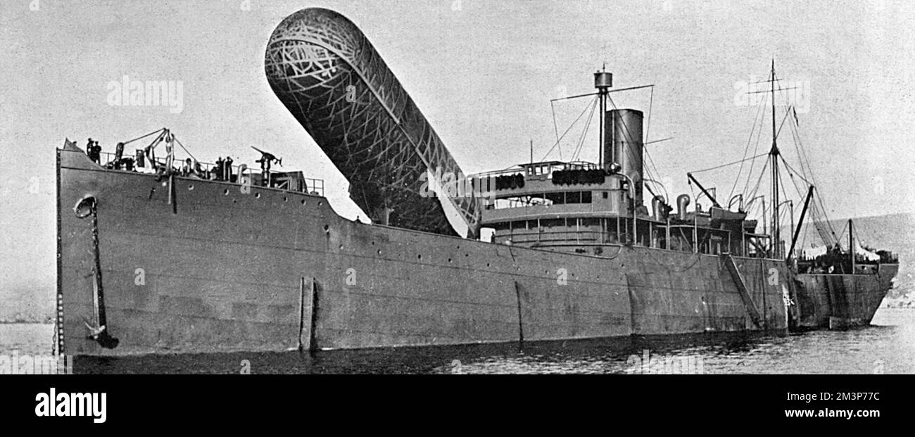 Balloon ship, WW1 Stock Photo - Alamy