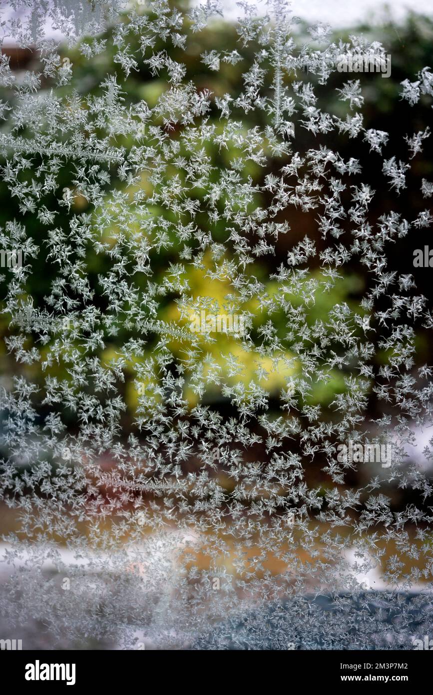 Temperature plummeting hi-res stock photography and images - Alamy