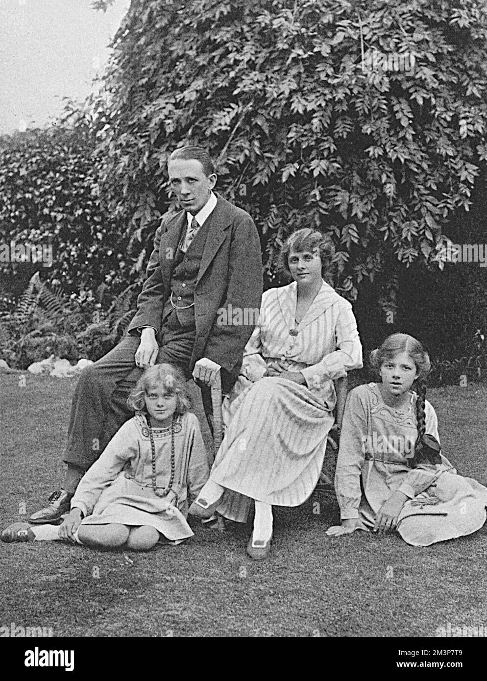 Writer family history hi-res stock photography and images - Alamy