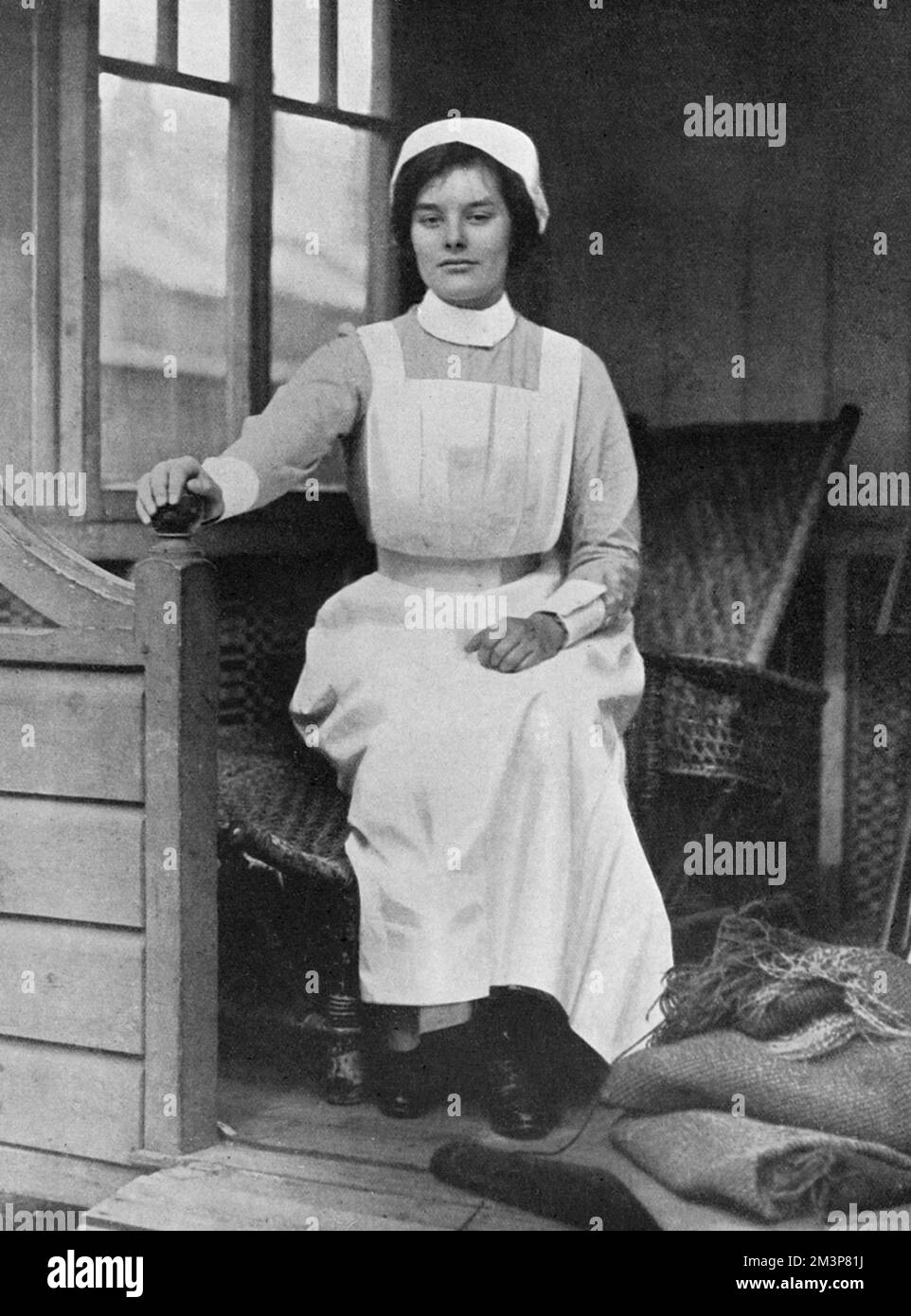 Lady Iris Mary Athenais de Vere Capell (1895-1977), elder daughter of ...