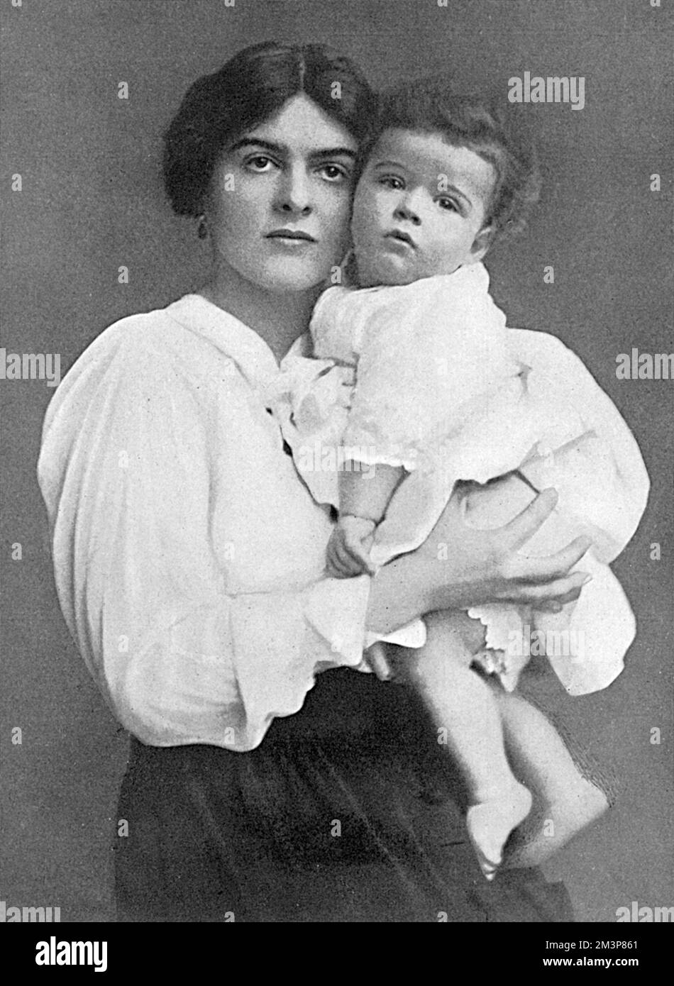Mrs Bertram Romilly (Nellie Hozier) & baby son, Giles Stock Photo - Alamy