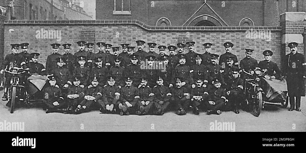 With the Specials, Tower Bridge, M Division, WW1 Stock Photo - Alamy