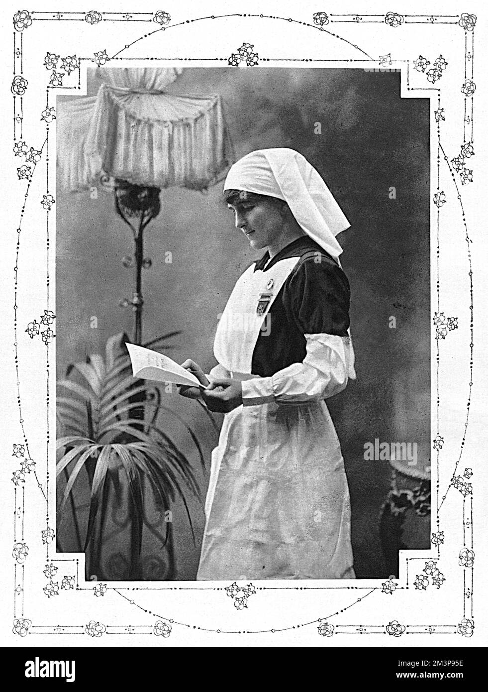 Lady Herbert Davis-Goff in nursing uniform, WW1 Stock Photo - Alamy