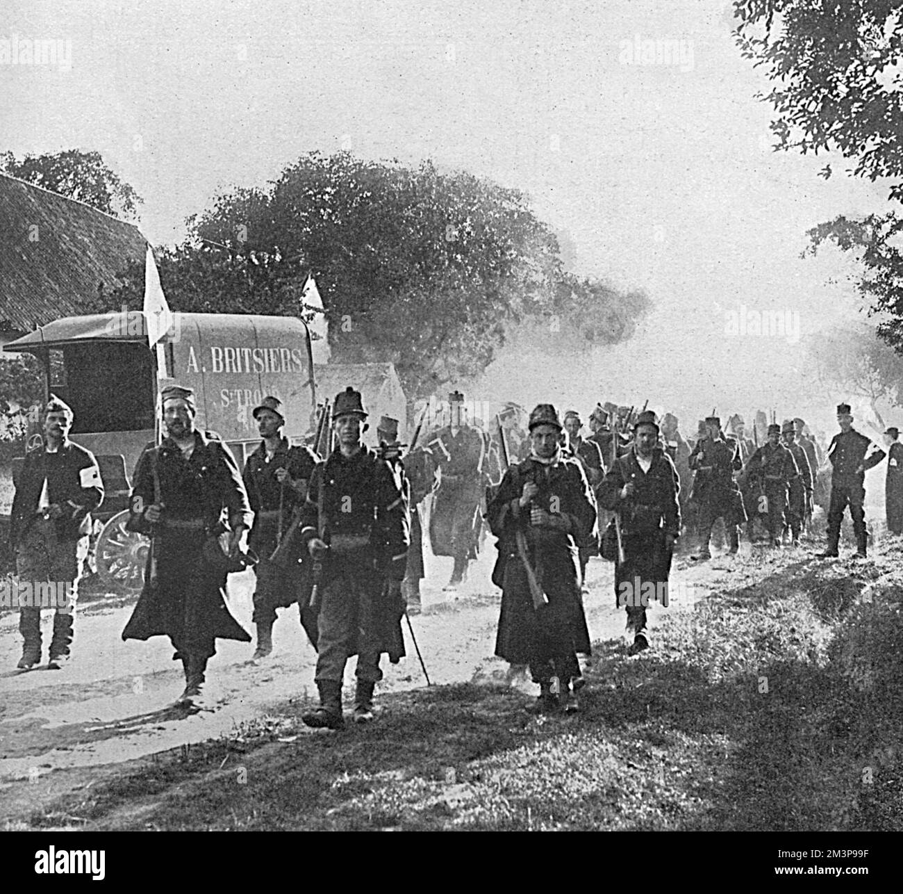 Belgian soldiers on the march Stock Photo - Alamy