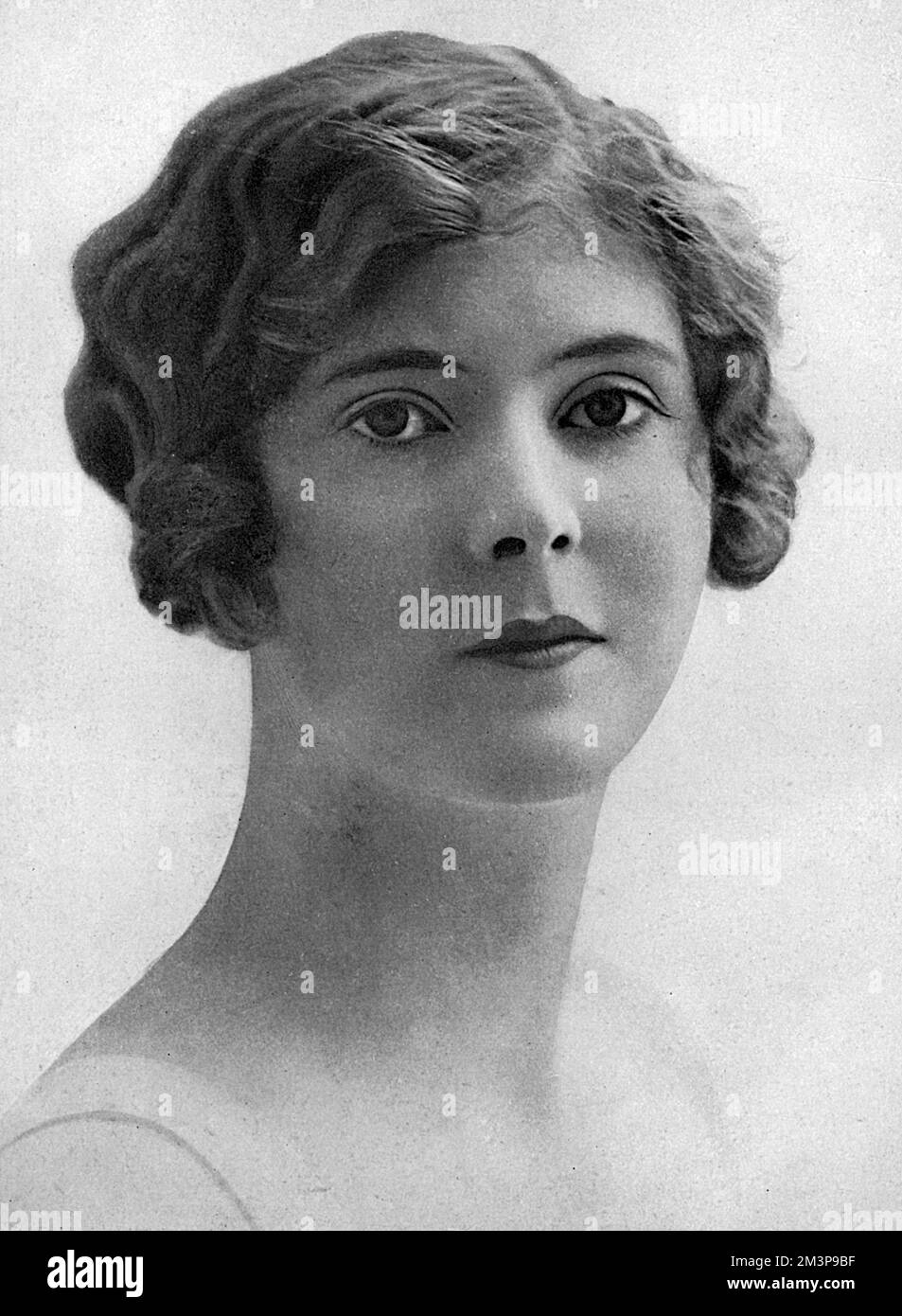 Curzon hi-res stock photography and images - Alamy