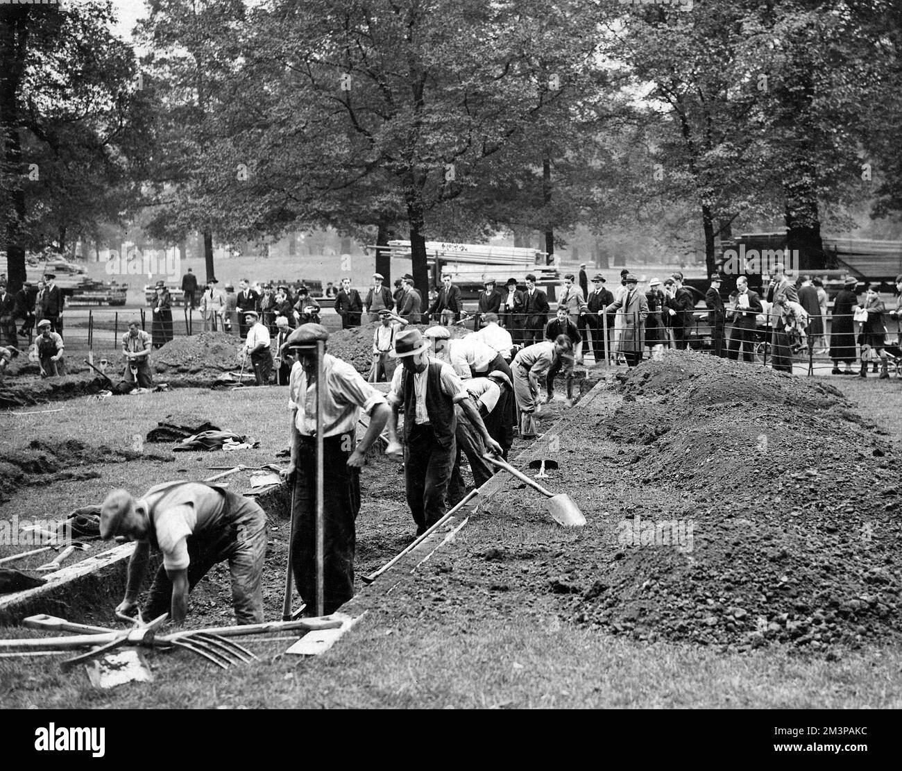 Historical digging trenches hi-res stock photography and images - Alamy