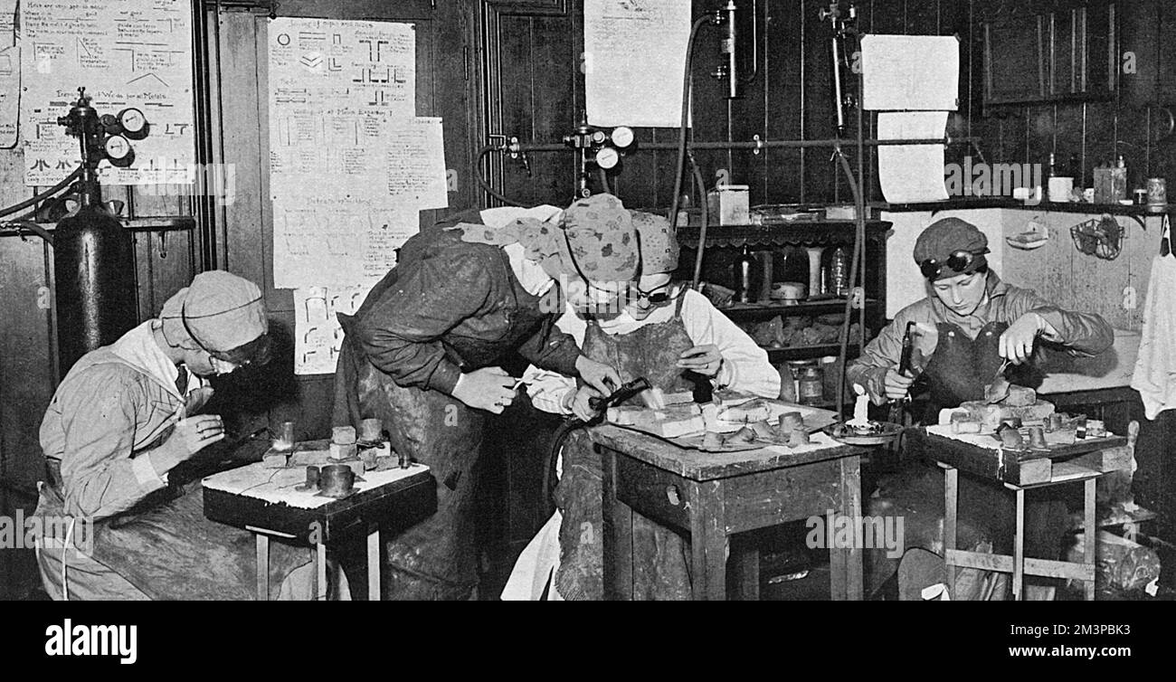 Women on work Black and White Stock Photos & Images - Alamy