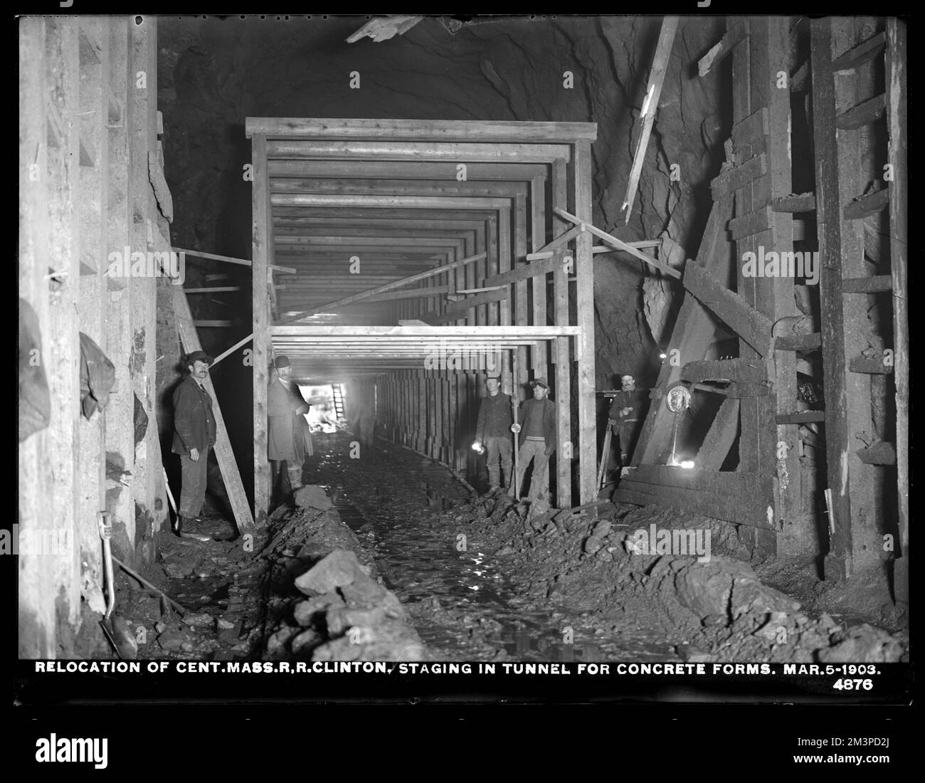 Relocation Central Massachusetts Railroad, staging in tunnel for ...