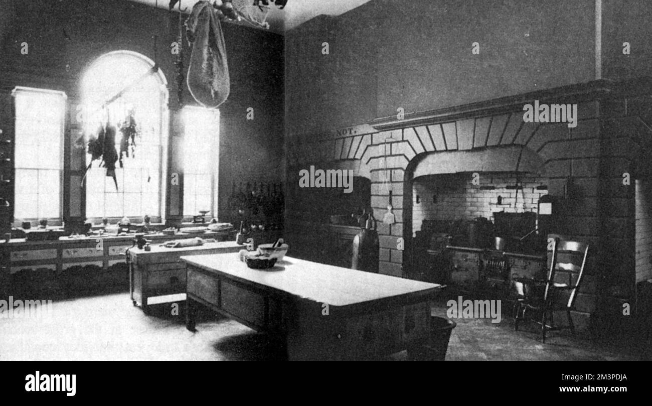 Erddig house hi-res stock photography and images - Alamy