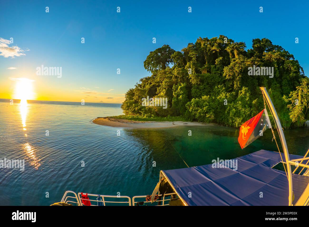 Liveaboard in the south Pacific in papua new Guinea at tropical island ...
