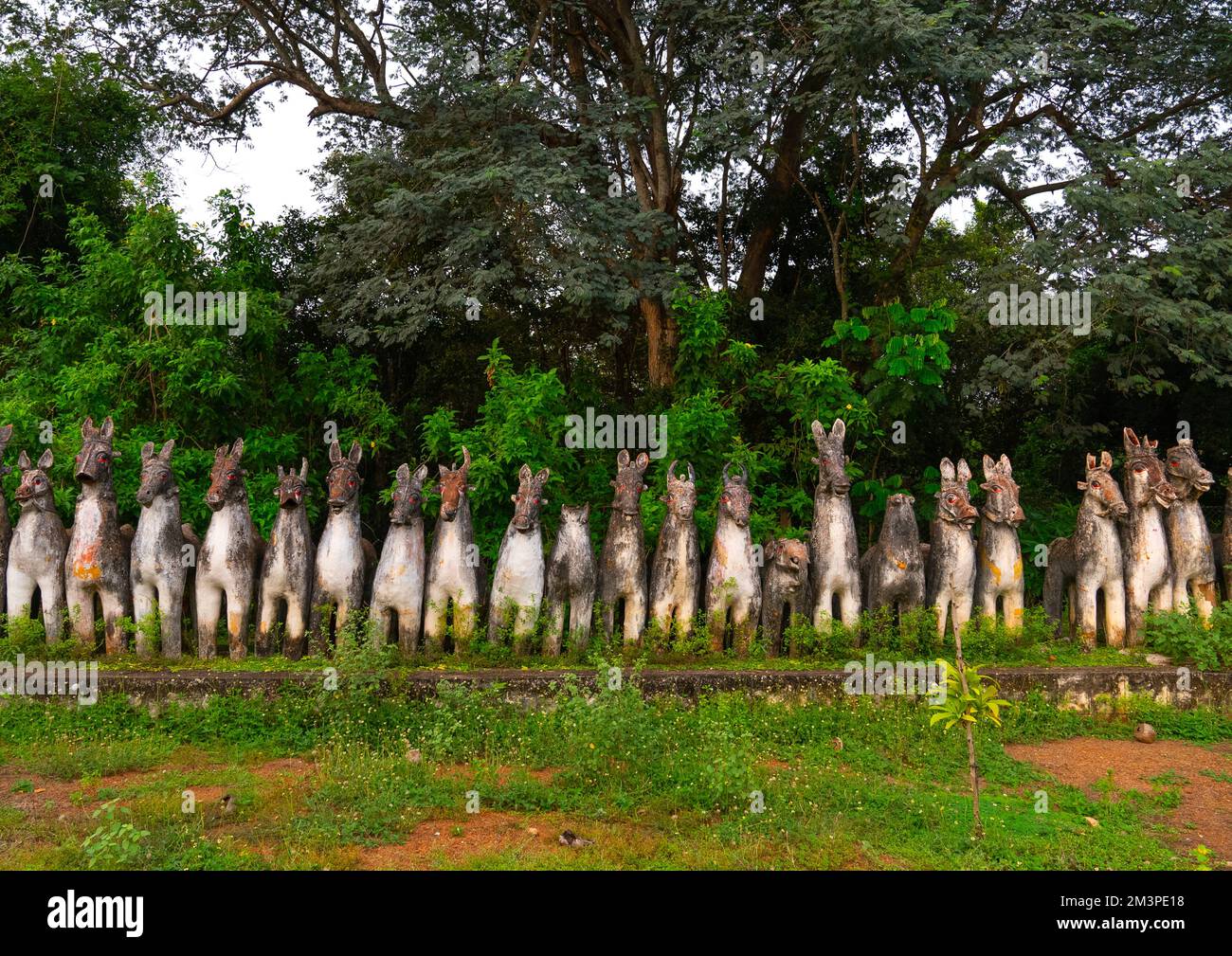 Terracotta Horses gifts to the god Aiyanar, Tamil Nadu, Pallathur ...