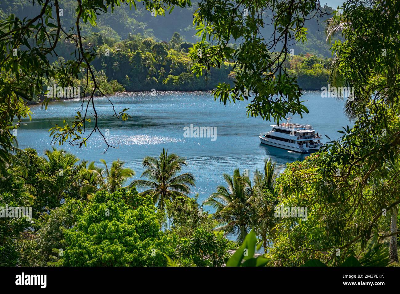 Liveaboard in the south Pacific in papua new Guinea at tropical island ...