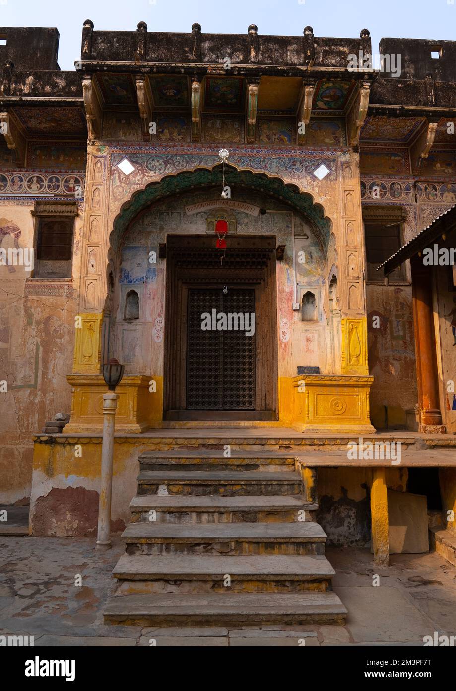 Haveli door hi-res stock photography and images - Alamy