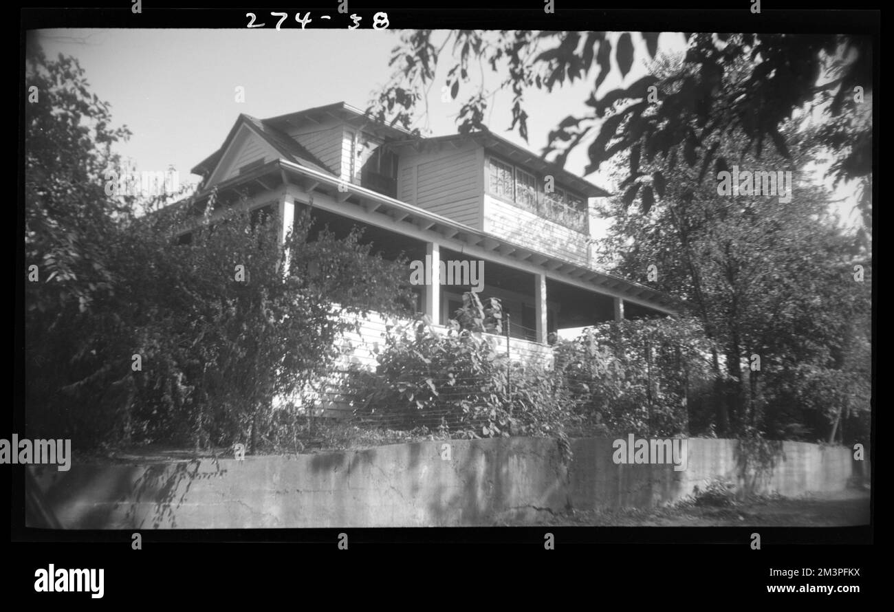 Reservoir Ave #38 , Houses. Needham Building Collection Stock Photo - Alamy