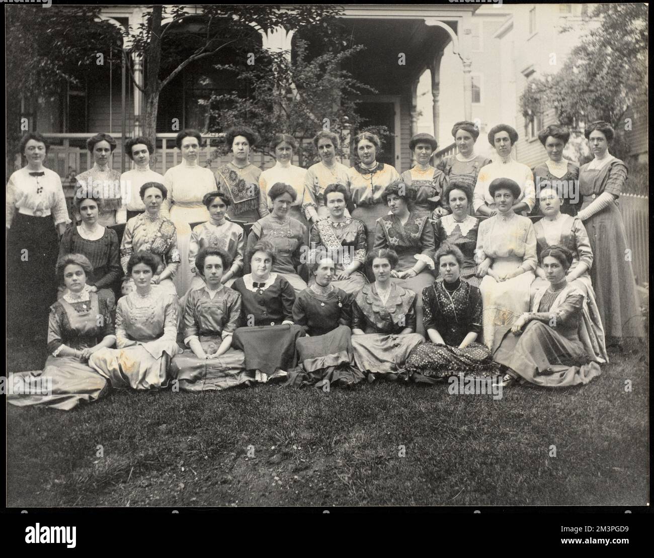 1912 alumni hi-res stock photography and images - Alamy