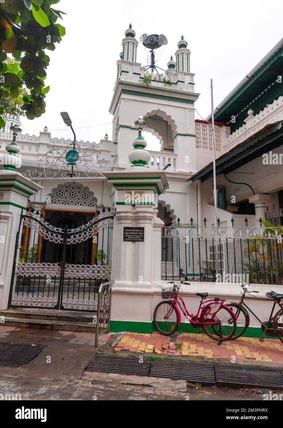 Mosque in Muslim Quarter, Puducherry, Pondicherry, India Stock Photo ...