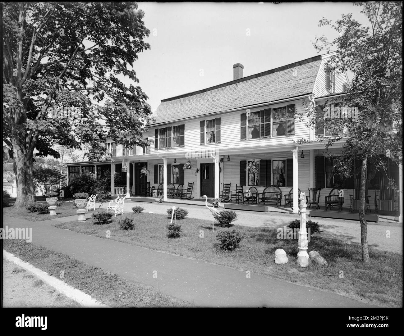 Right wing off Brookfield Inn, Brookfield, Mass. , Taverns Inns ...