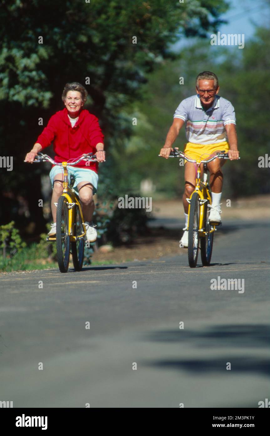 Riding bikes hi-res stock photography and images - Alamy