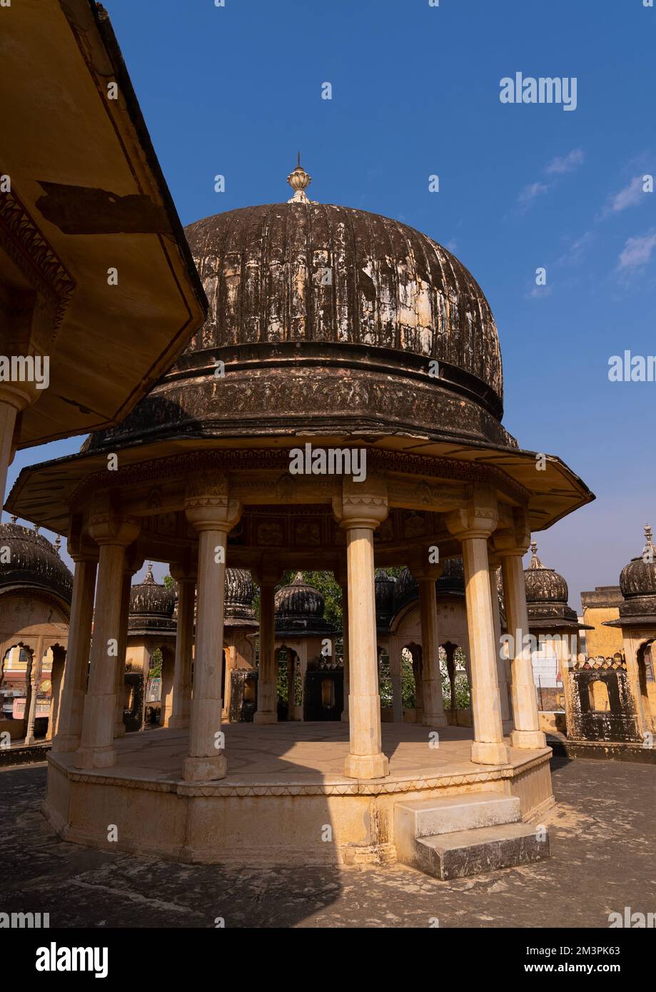 Chhatri mughal architecture hi-res stock photography and images - Alamy