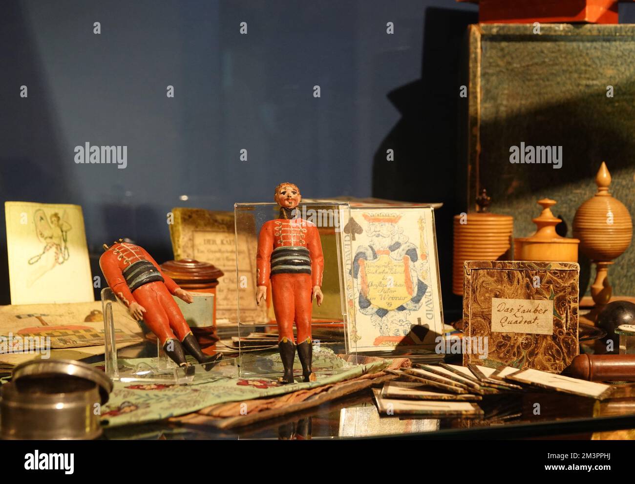 Hamburg, Germany. 16th Dec, 2022. The contents of a magic box are on ...