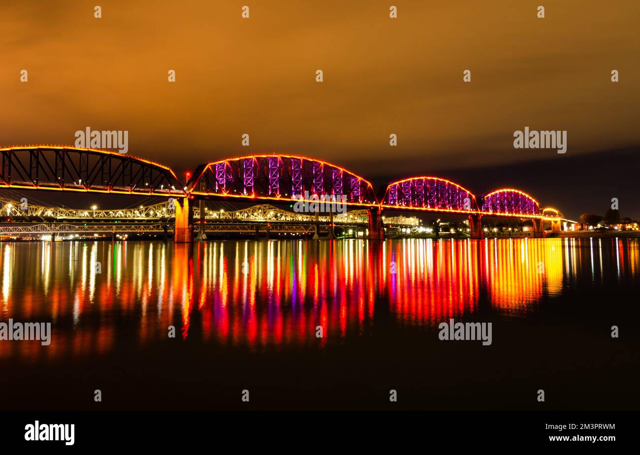 Big four bridge lights hi-res stock photography and images - Alamy