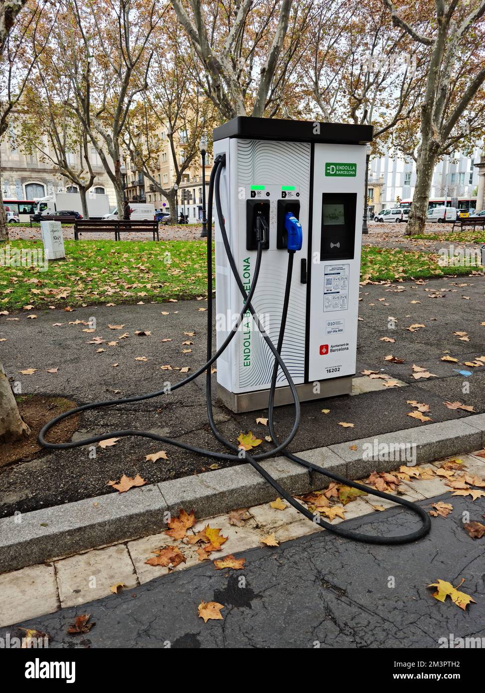 Ev charging vector hi-res stock photography and images - Alamy