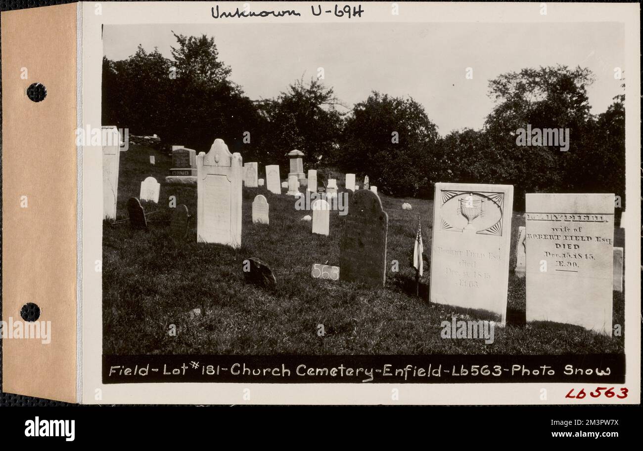 Mass grave 1930s hi-res stock photography and images - Alamy