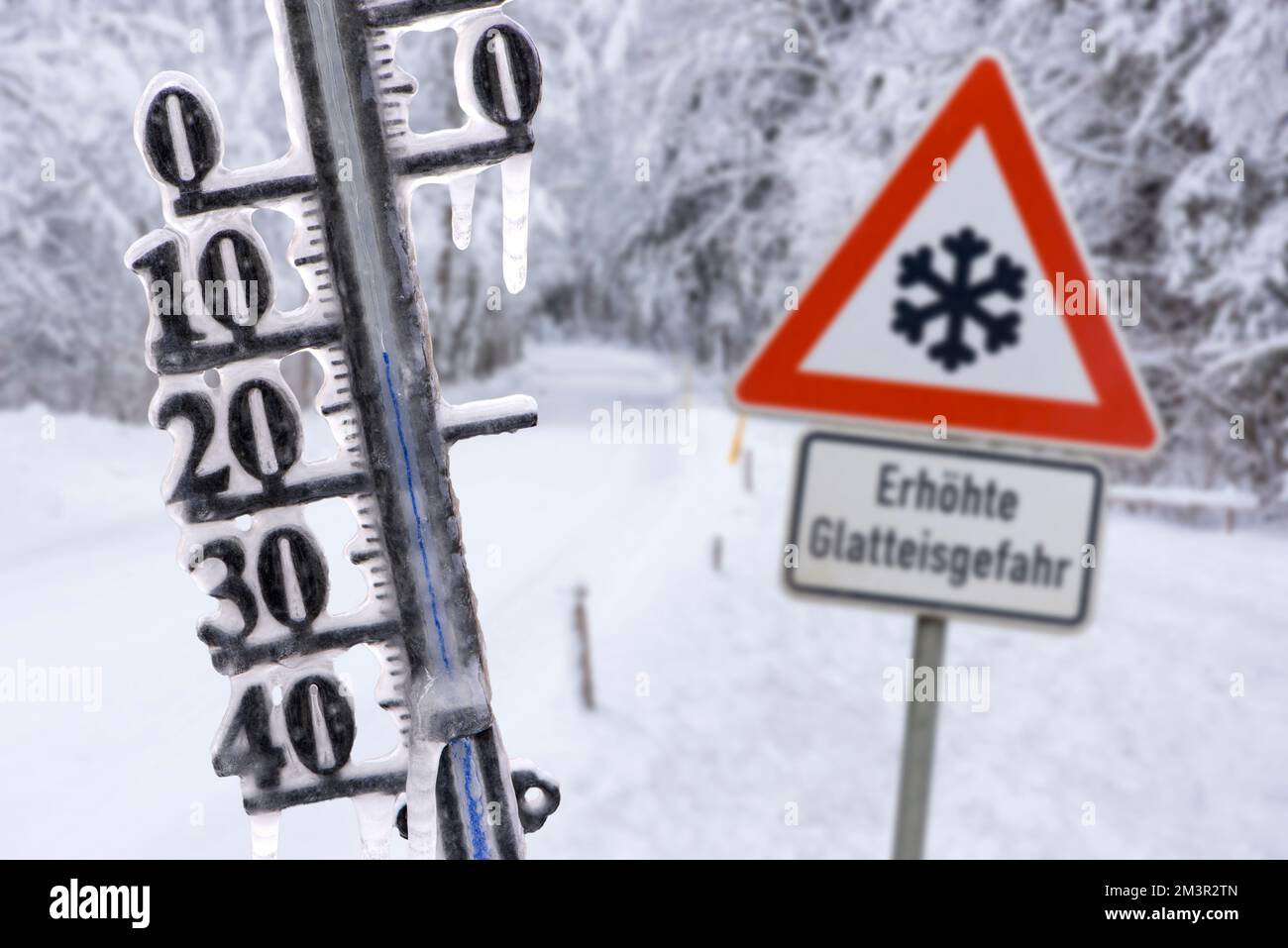 thermometer shows cold temperature at winter day Stock Photo - Alamy