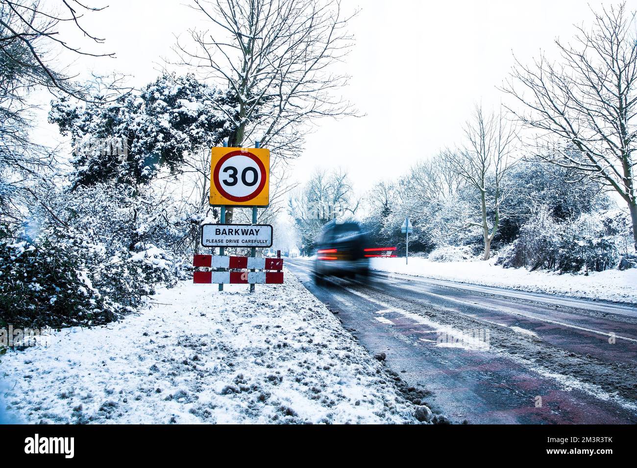 Traffic signs in snow hi-res stock photography and images - Alamy