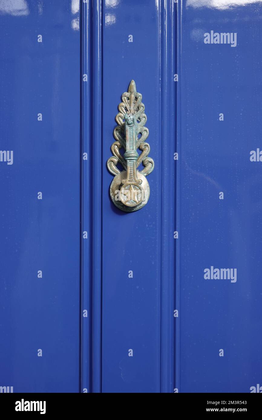 Silver door hi-res stock photography and images - Alamy