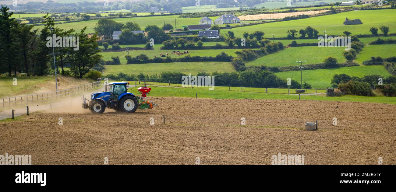 Irish tractor hi-res stock photography and images - Alamy