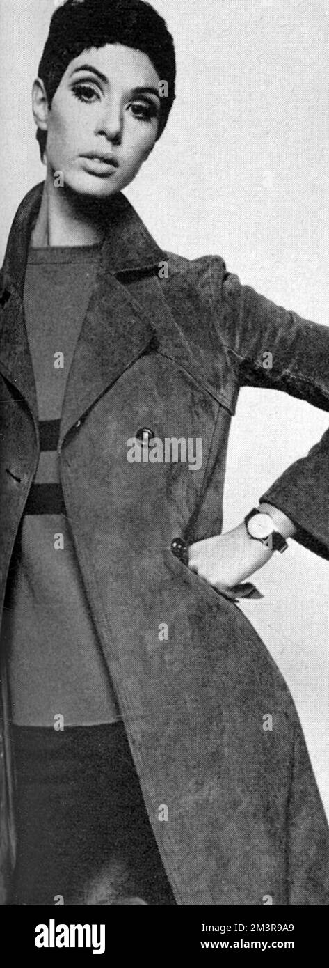 Clothing model wearing Black and White Stock Photos & Images - Alamy
