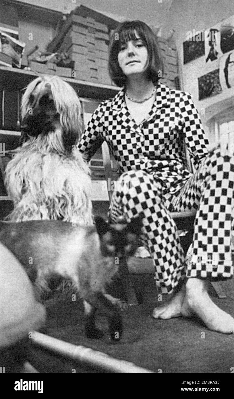 Biba fashion 1960s hi-res stock photography and images - Alamy