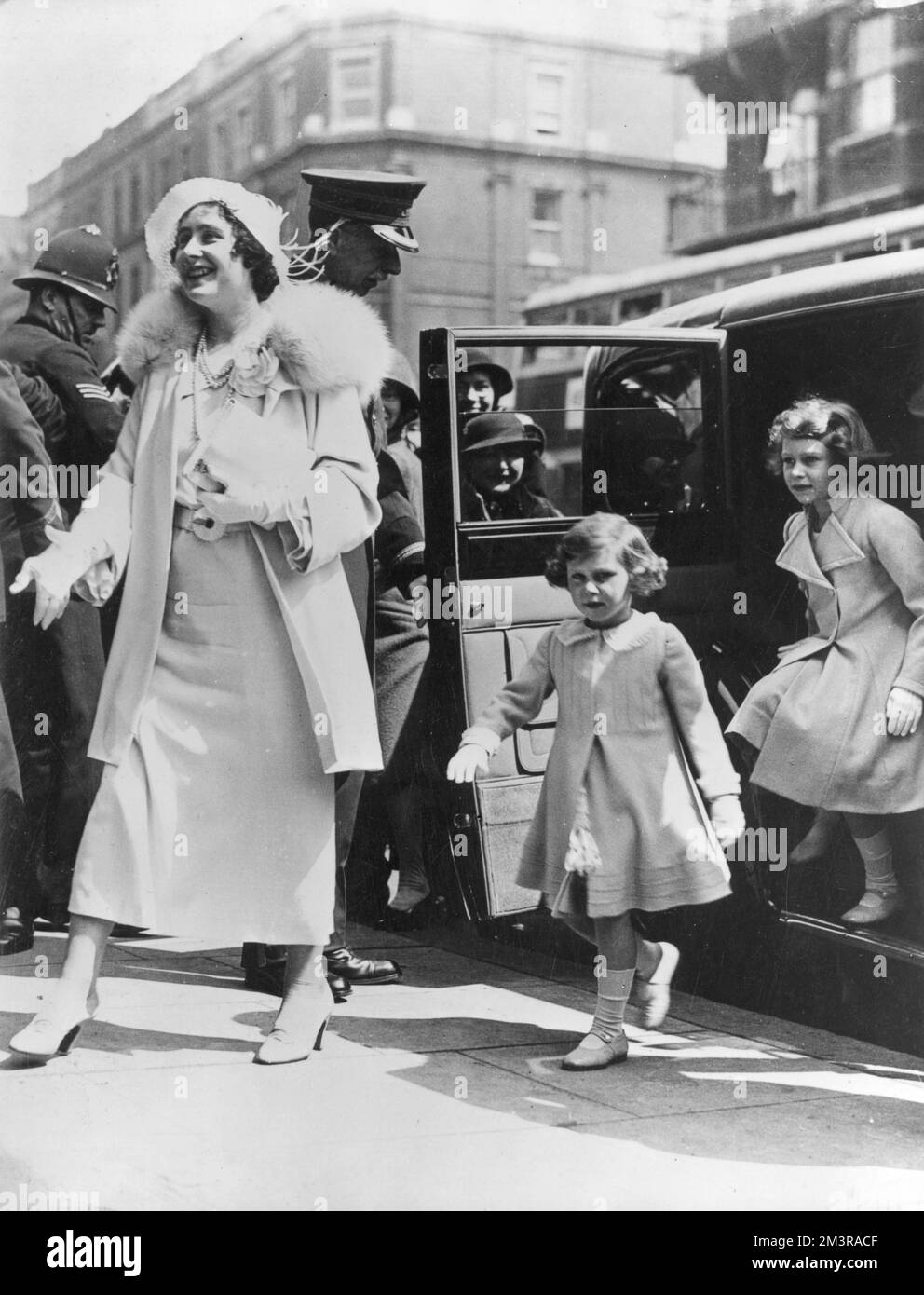 Princess elizabeth and margaret 1935 Black and White Stock Photos ...