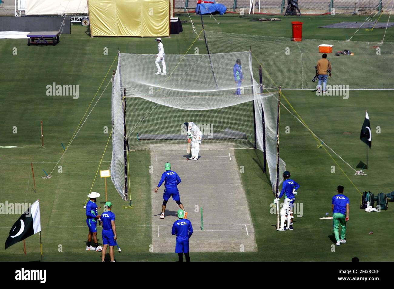 Pakistan Cricket Team Players are warming up and improve their ...