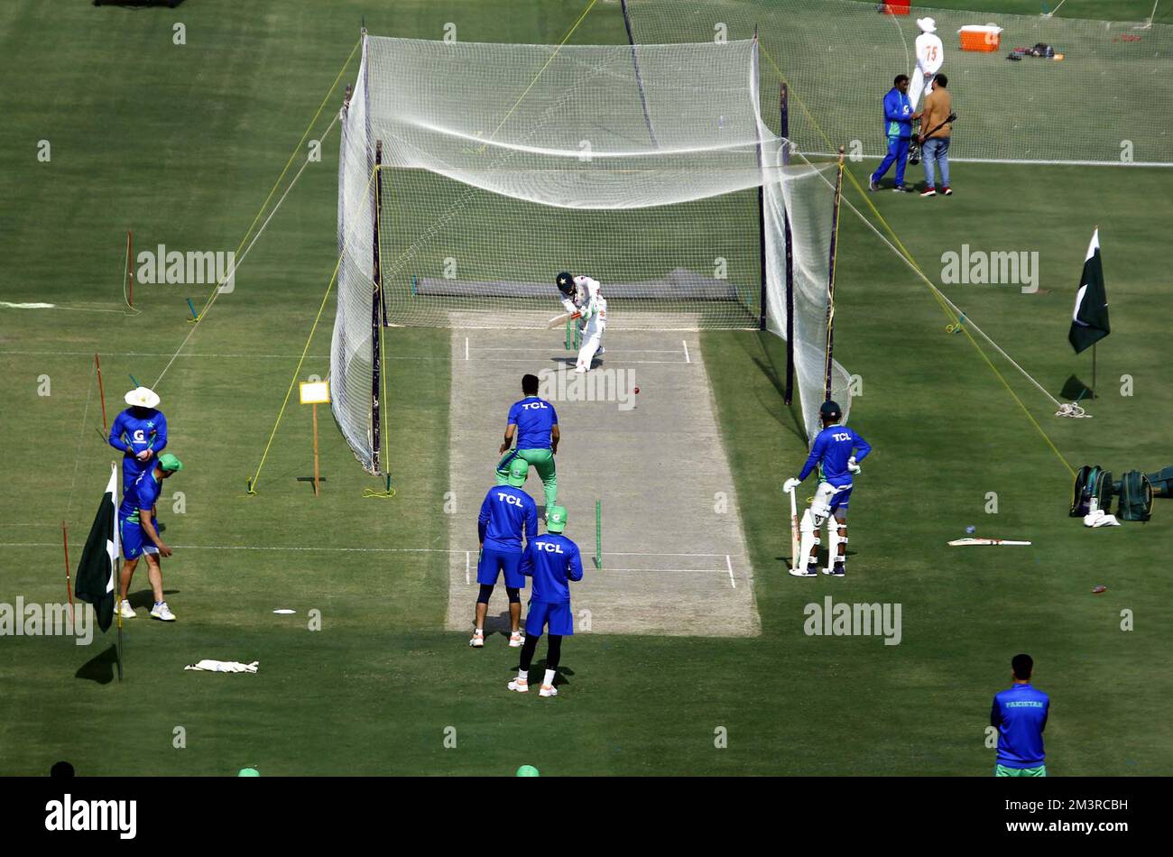 Pakistan Cricket Team Players are warming up and improve their ...