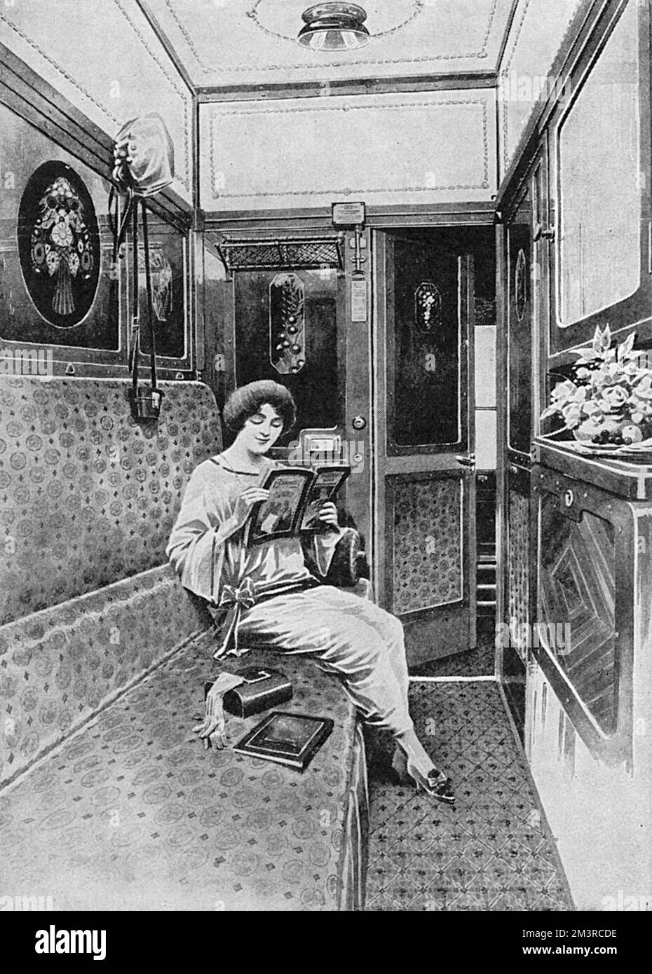 1920s train carriage Black and White Stock Photos & Images - Alamy