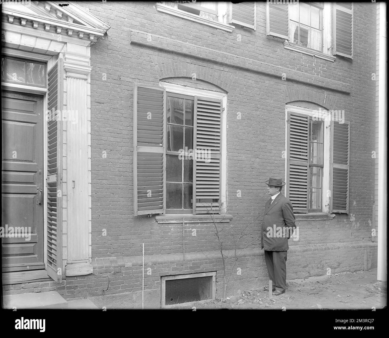 Salem, 168 Derby Street, exterior detail, Richard Derby house , Houses ...