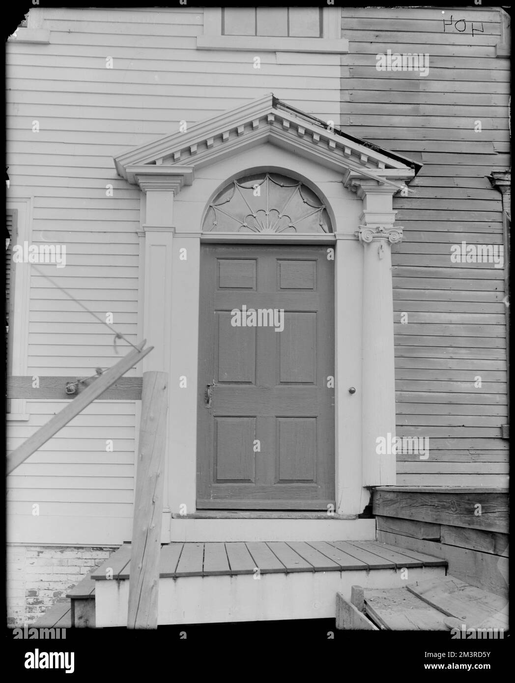 Salem, 186 Derby Street, exterior detail, door, 1790 , Houses, Doors ...